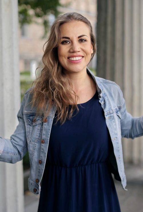 Julia Alsheimer - Comödie Dresden